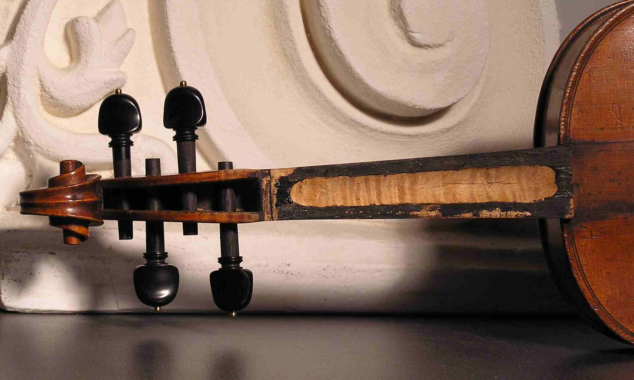 Hollow Neck? - The Pegbox - Maestronet Forums